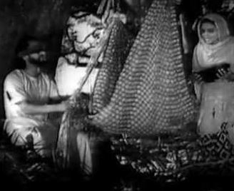 Boomiyil Maanida Jenmam Song Lyrics