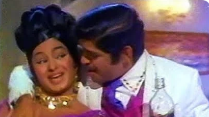 Varuga Varuga Song Lyrics - Komatha En Kulamatha Film